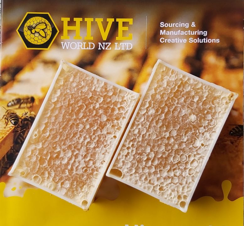 HiveWorld Comb Honey System - Hive World 3/4 Depth Comb Section